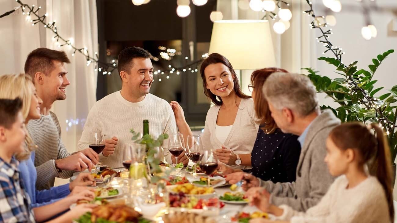 How to Host an Incredible Holiday Party as a New Homeowner